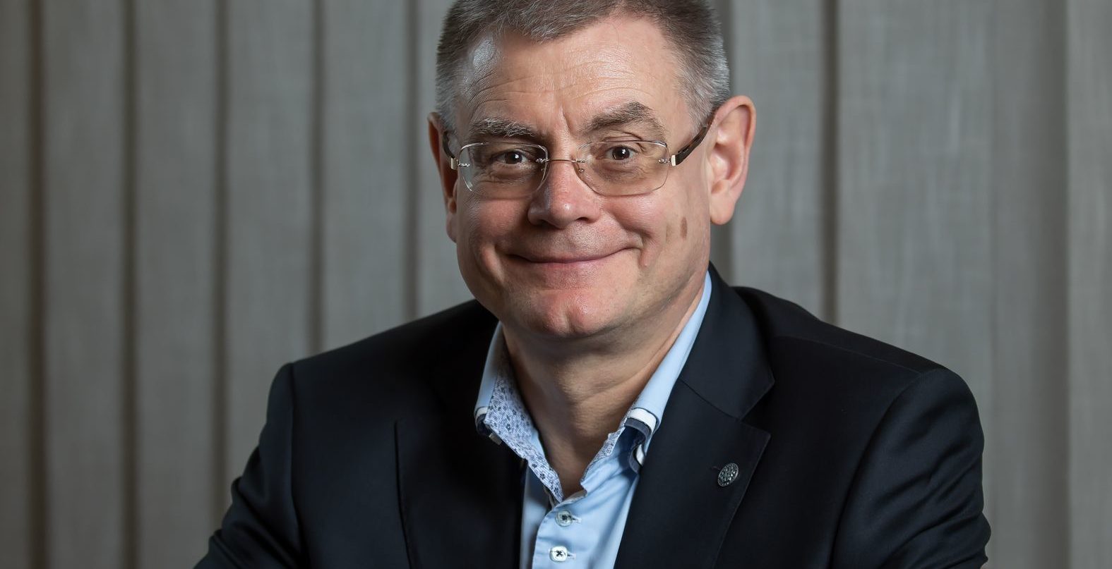 Ma a közjegyzők évi mintegy egymillió ügyben tehermentesítik a ...