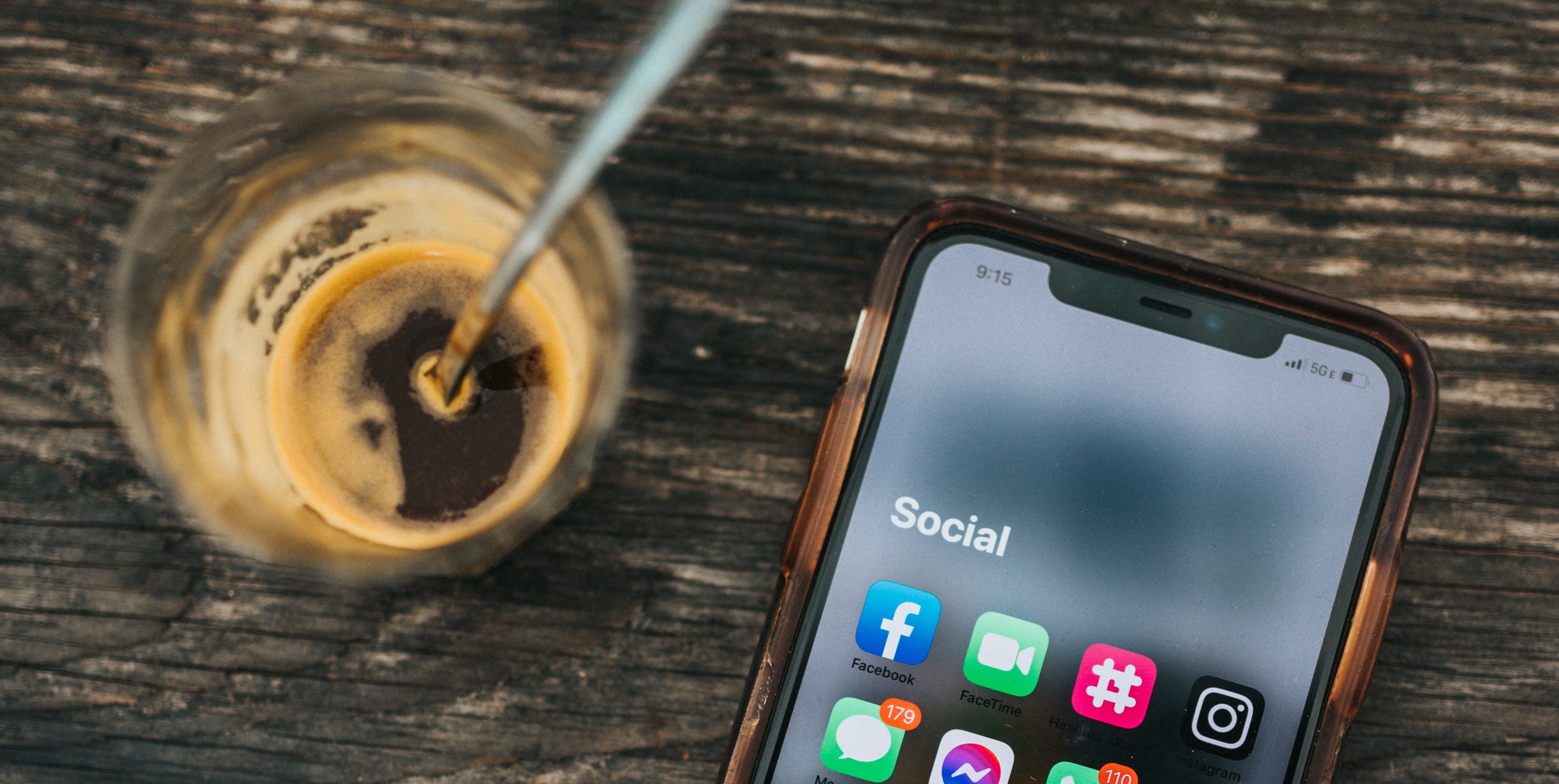 Indokolatlanul és jogszerűtlenül korlátozza a felhasználókat a Facebook ...