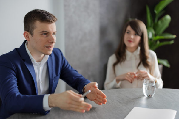 Fiatalosan konzervatív brand, szakmai tartalommal - Hogyan születik ma ...